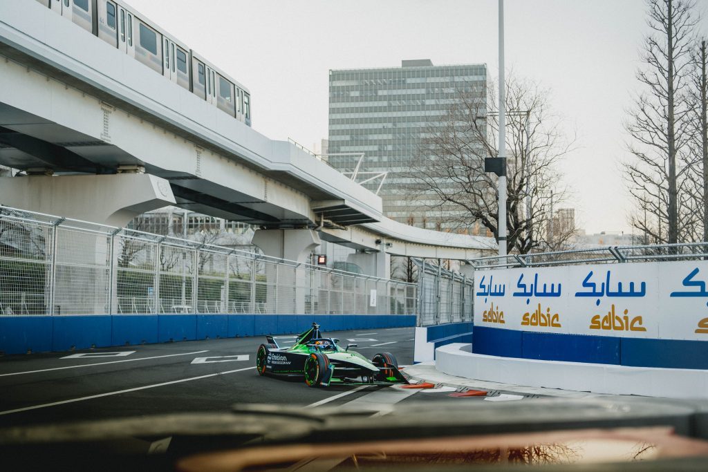 Frijns survives late-race scare to claim top 10 finish in Tokyo ...