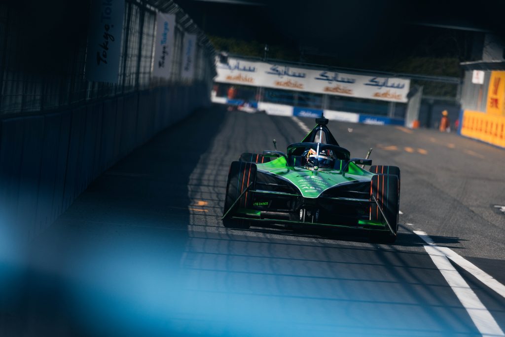 Frijns survives late-race scare to claim top 10 finish in Tokyo ...